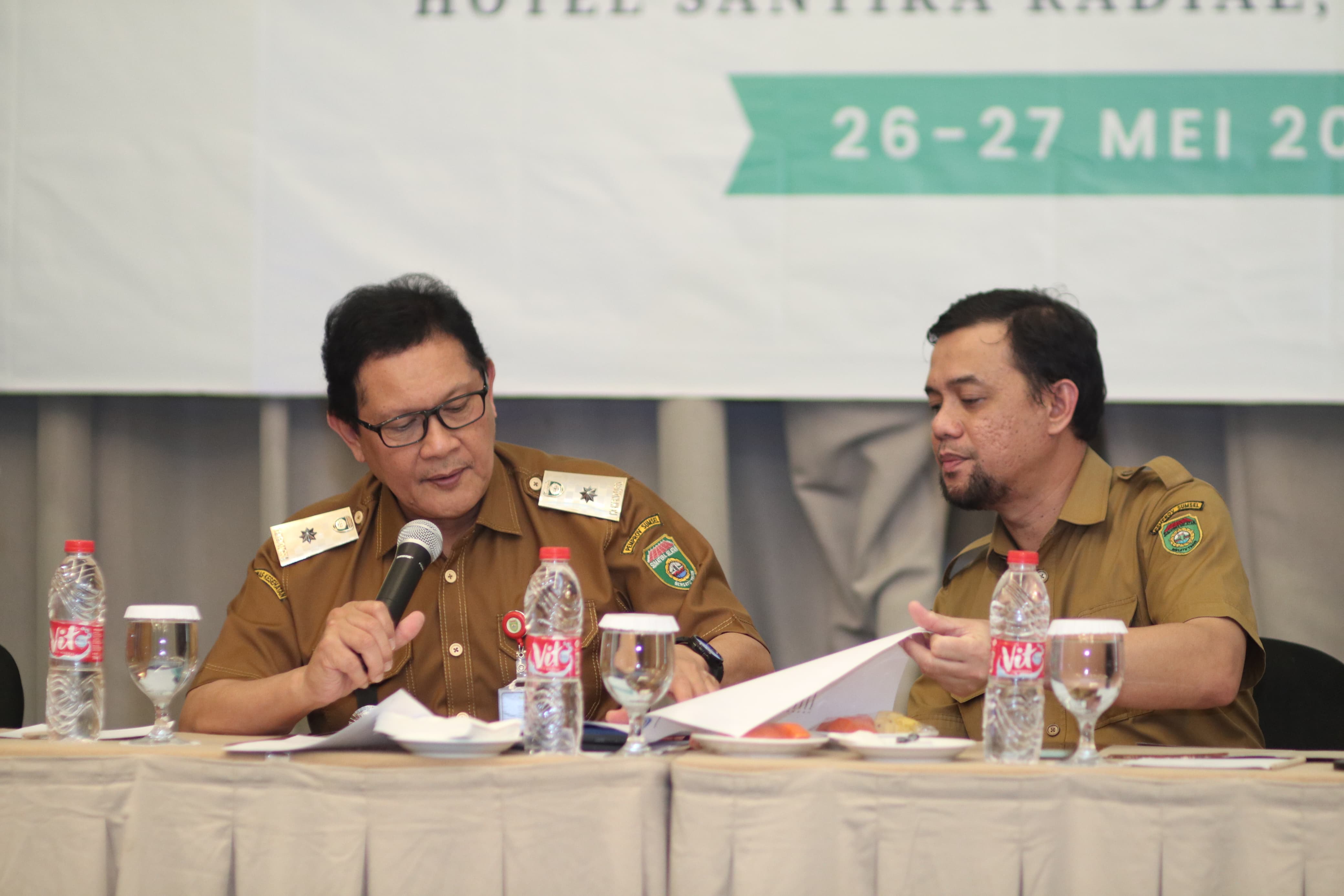 Kepala Dinas Kesehatan Provinsi Sumatera Selatan Bapak dr. H. Trisnawarman, M.Kes., Sp.KKLP ...